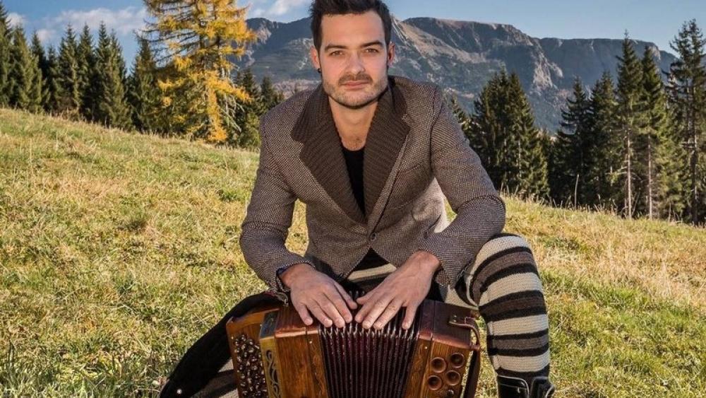 „Backstage“: Sarner Jason „explodiert“ - Backstage | stol.it