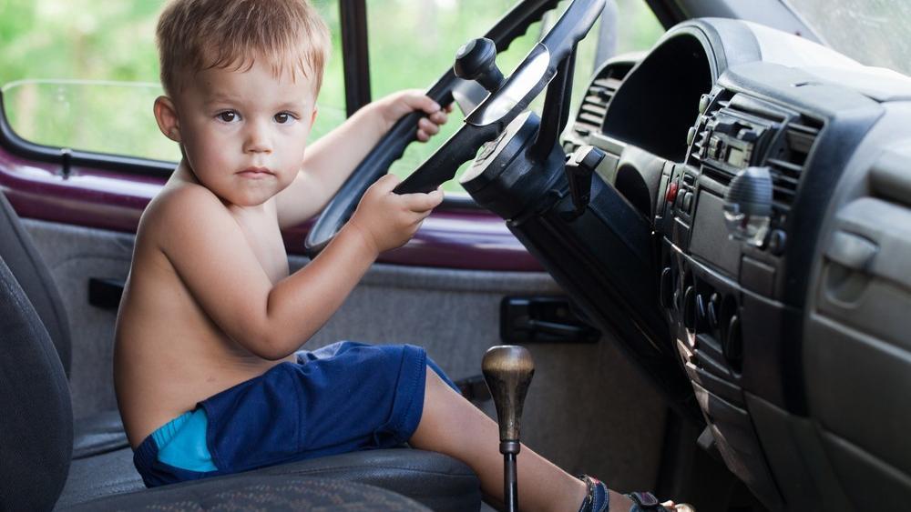 4 Minderjährige fahren mit Auto 1000 Kilometer - Chronik | stol.it