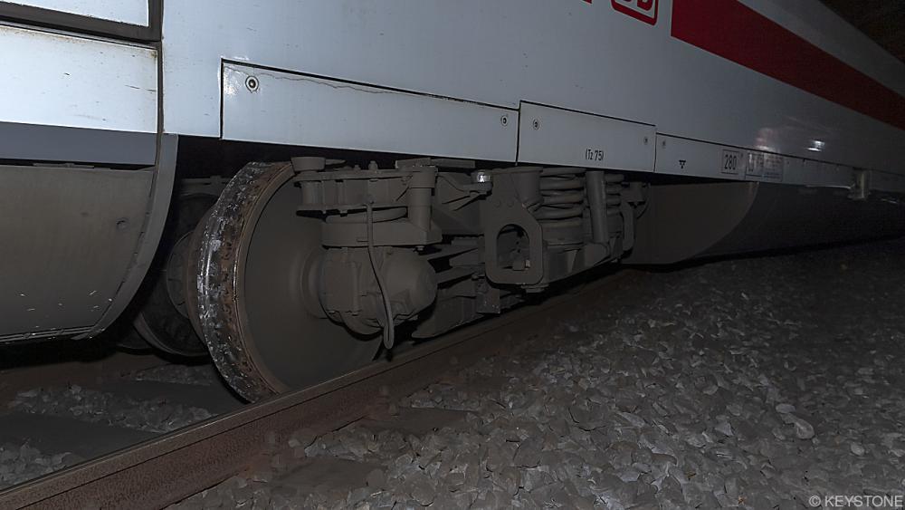 ICE der Deutschen Bahn in Basel teilweise entgleist