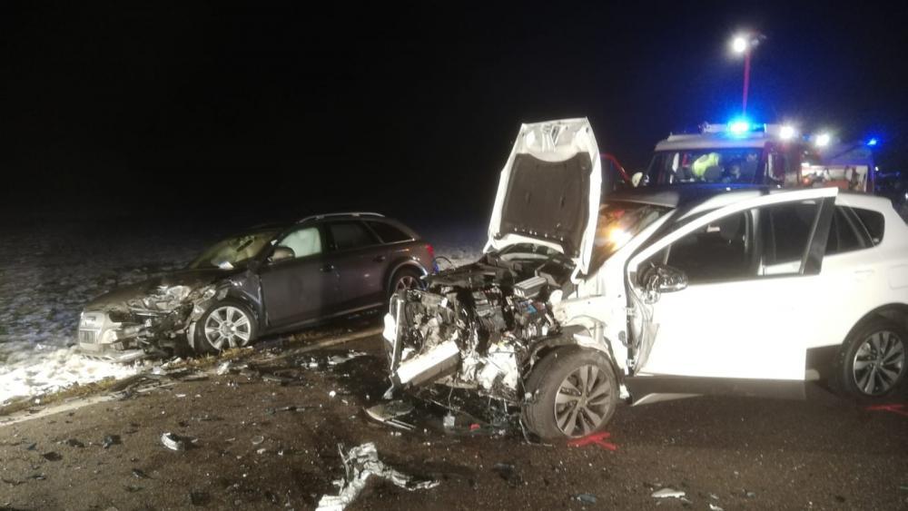 3 Verletzte bei Zusammenprall in Uttenheim - Chronik | stol.it 3 Verletzte bei Zusammenprall in Uttenheim - Chronik | stol.it