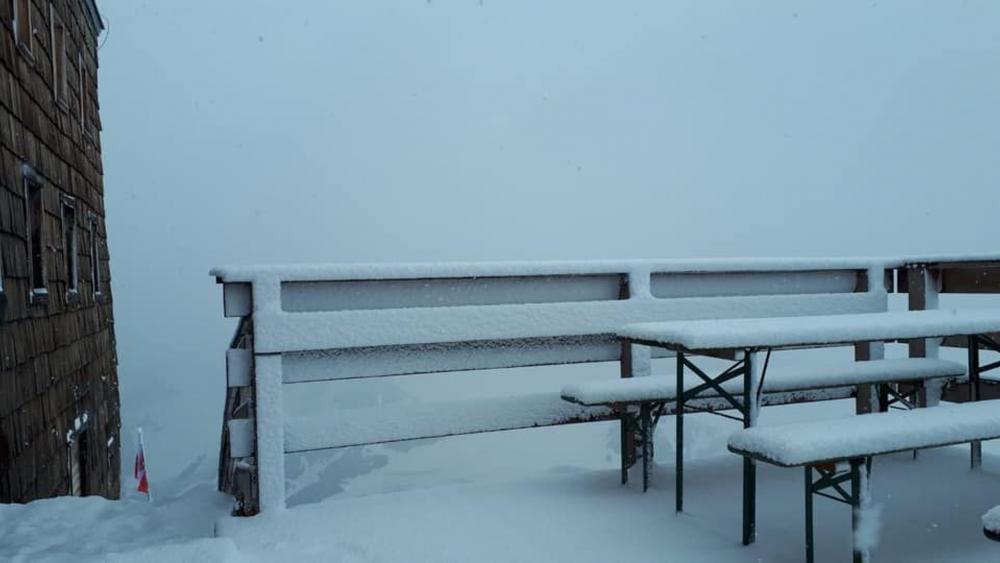 Mitten im Juli: Weiße Pracht in Südtirol - Videos | stol.it