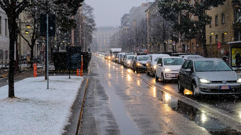 Bozen: Schnee sorgt für Stau im Berufsverkehr – Video - Chronik | stol.it