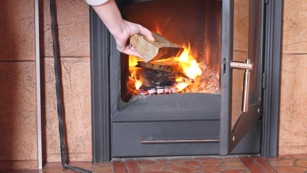 Braune Flussigkeit Lauft Aus Kamin