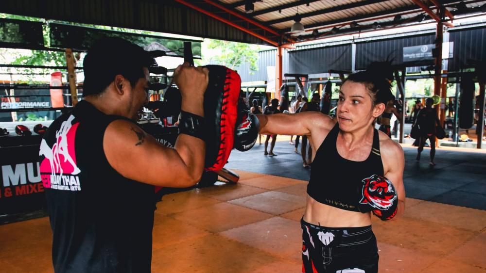 Lena lässt in Thailand Fäuste regnen