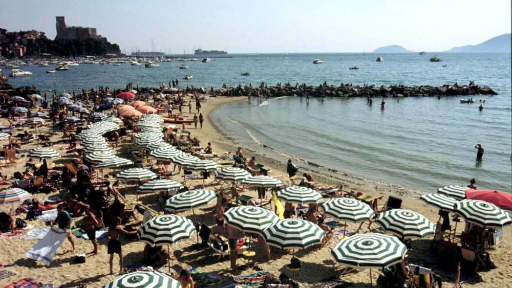 Vor dem langen Wochenende: 45 Prozent bleiben wegen Geldsorgen daheim