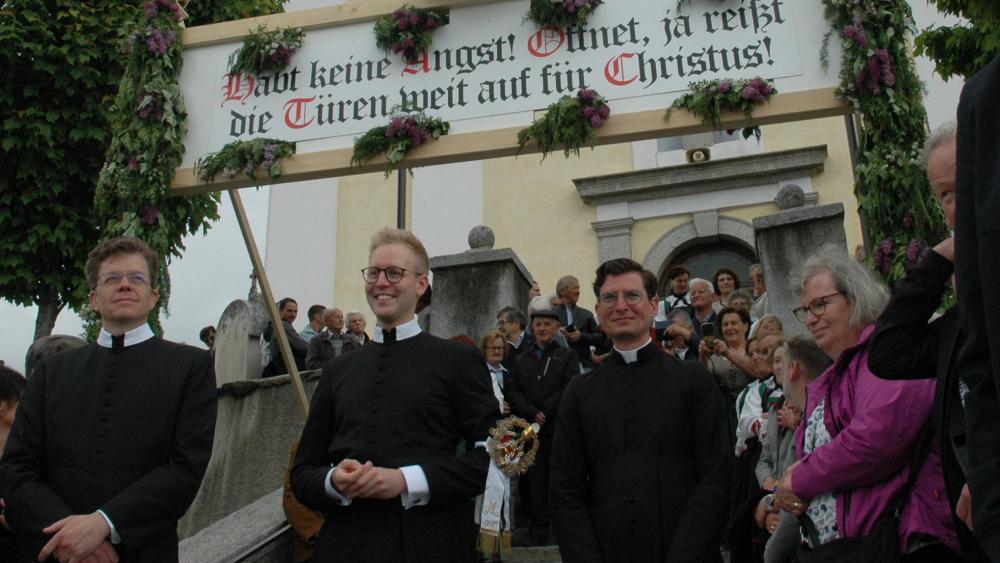 Nachprimiz in Pfalzen – „Zuerst die Mess’, dann die Mass“