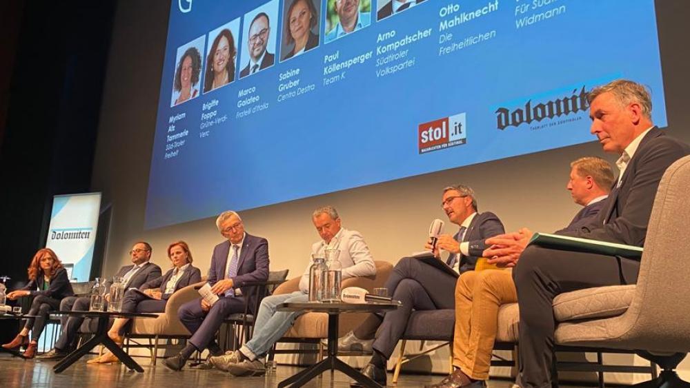 LIVE aus Bozen| Unsere Leser reden mit – Die Landtagskandidaten ...