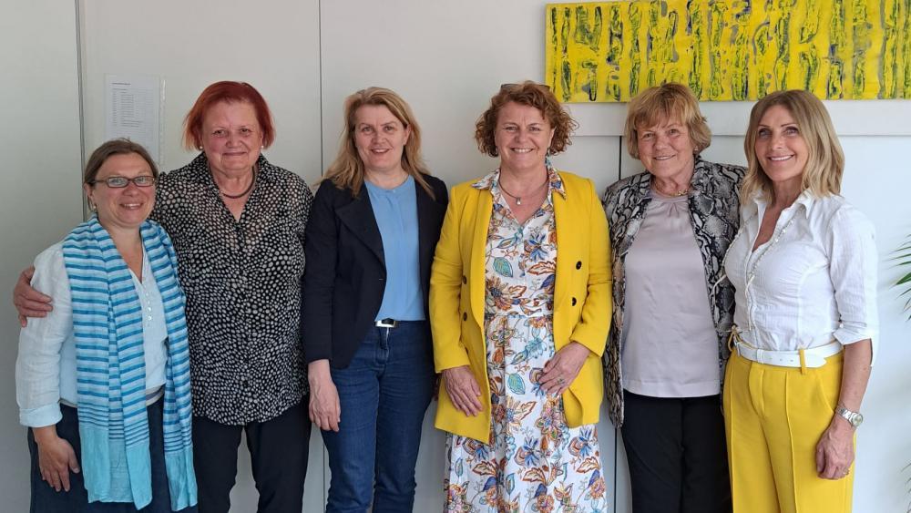 Einstehen für dringende Frauenanliegen - Politik | stol.it