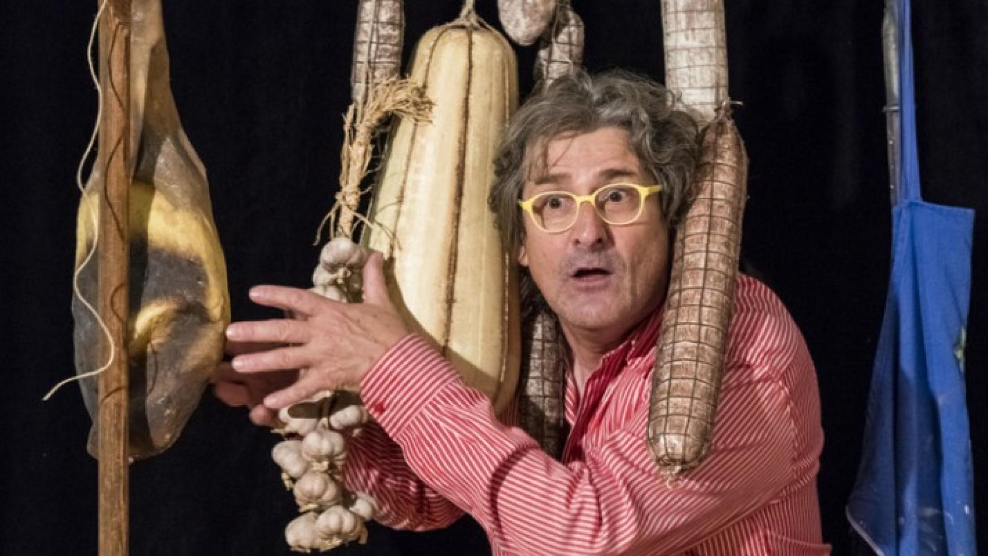 Georg Kaser räumt auf - Theater | stol.it