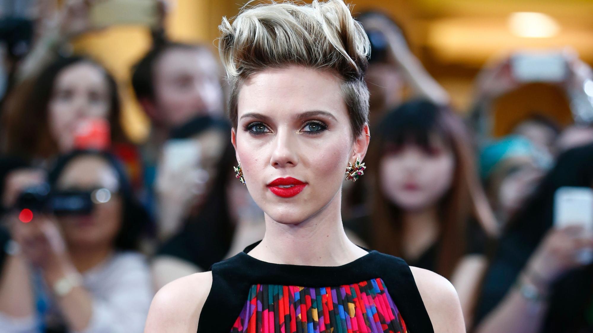 Scarlett Johansson eröffnet Popcorn-Geschäft in Paris - Panorama | stol.it