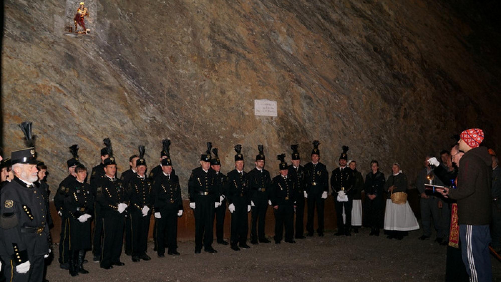 „Glück auf“ - Aktiver Schneeberger Knappenverein Passeier - Panorama ...