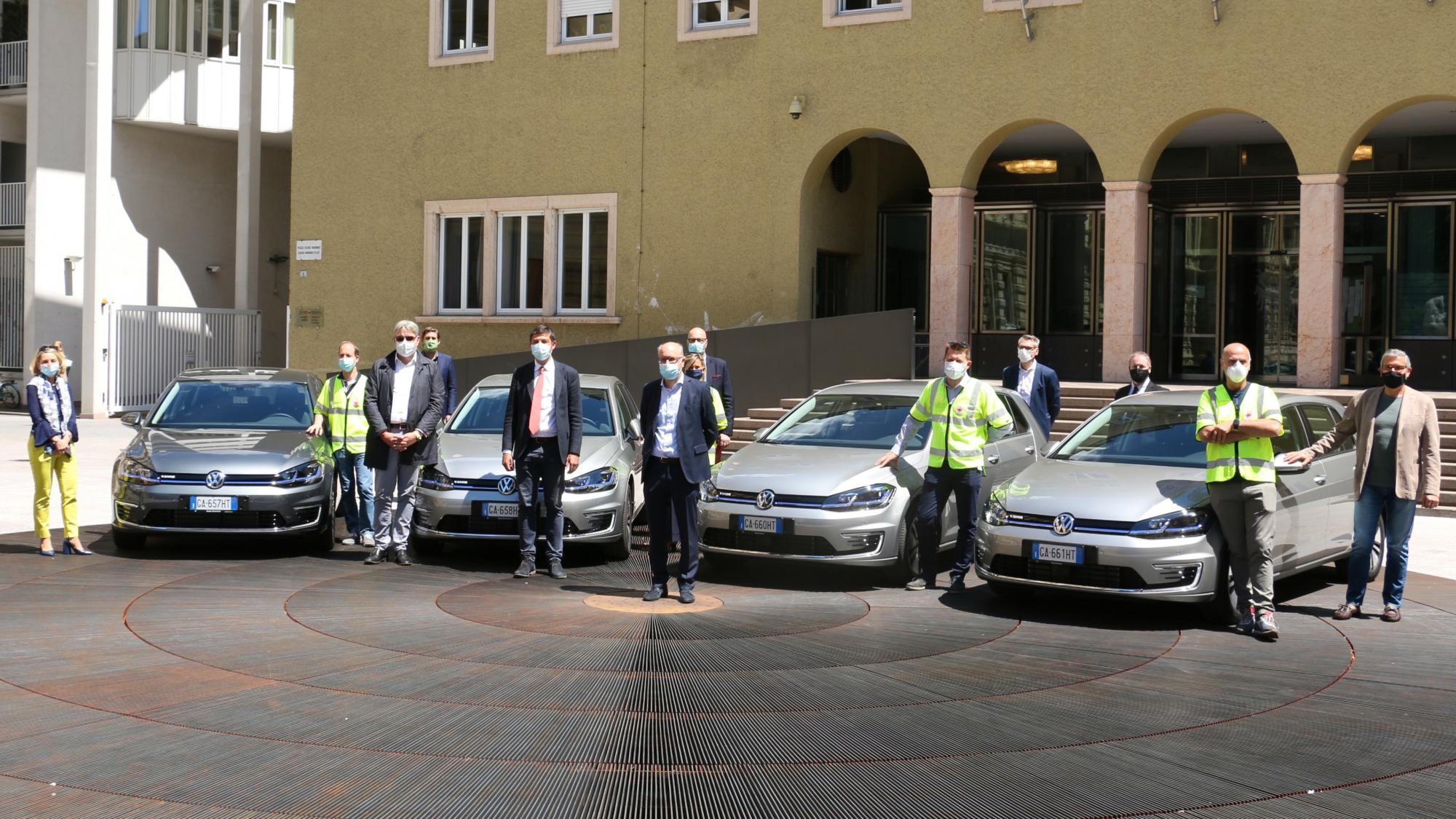 Techniker und Planer mit neuen E-Autos zu den Baustellen - Chronik ...