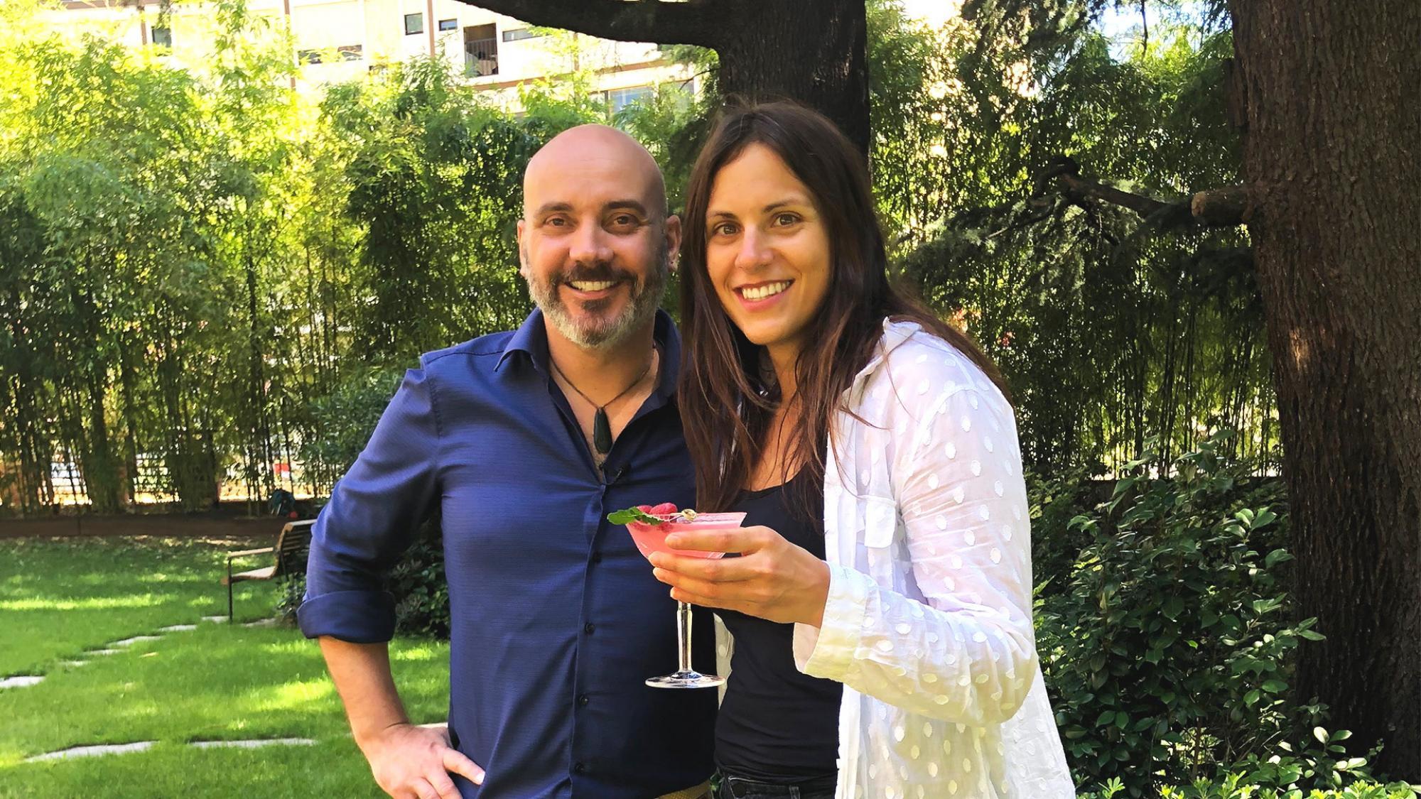 Raspberry Bubble Kiss: Cocktail selbst gemacht - Videos | stol.it