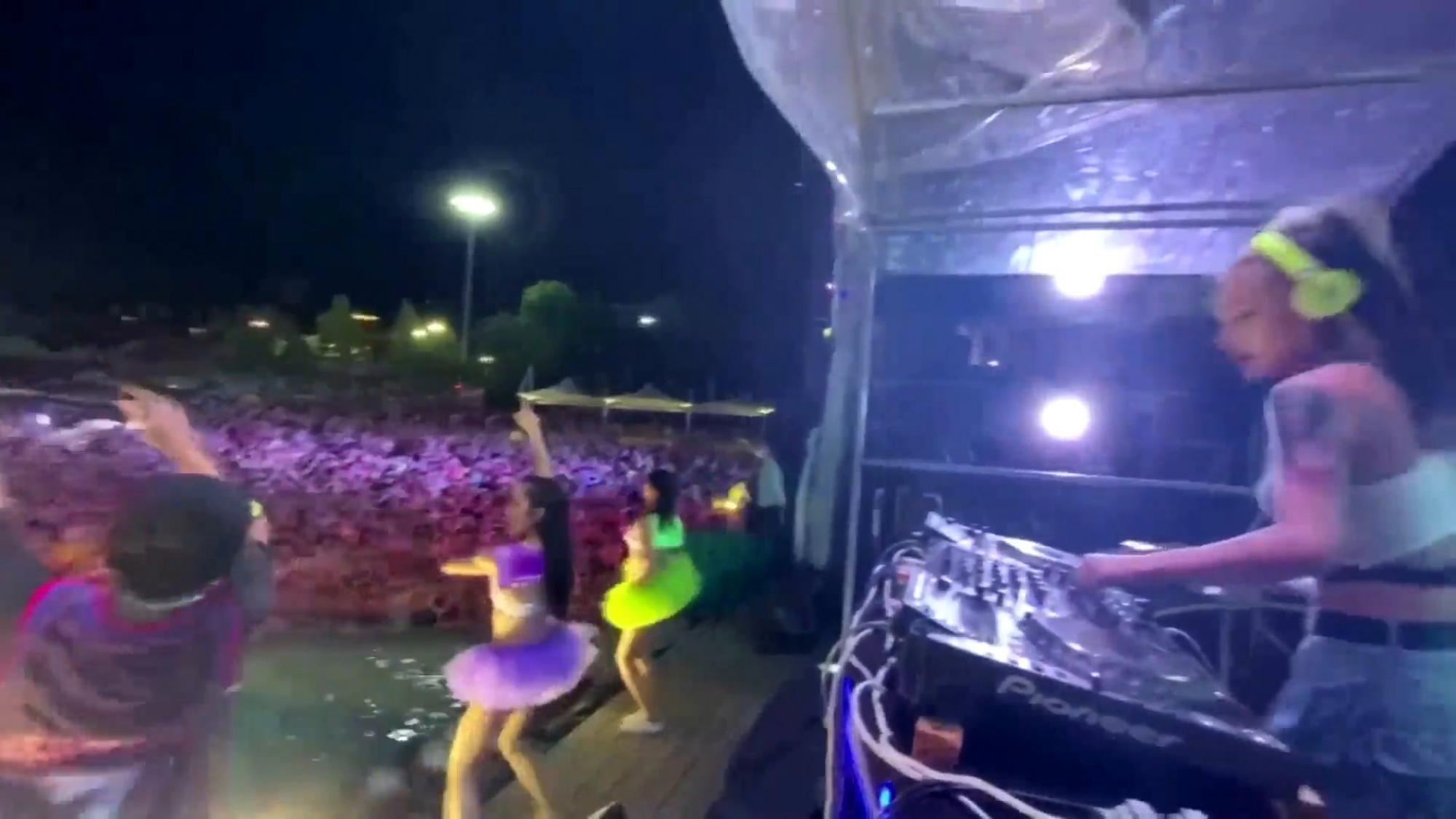 Wilde Poolparty trotz Corona - Videos | stol.it