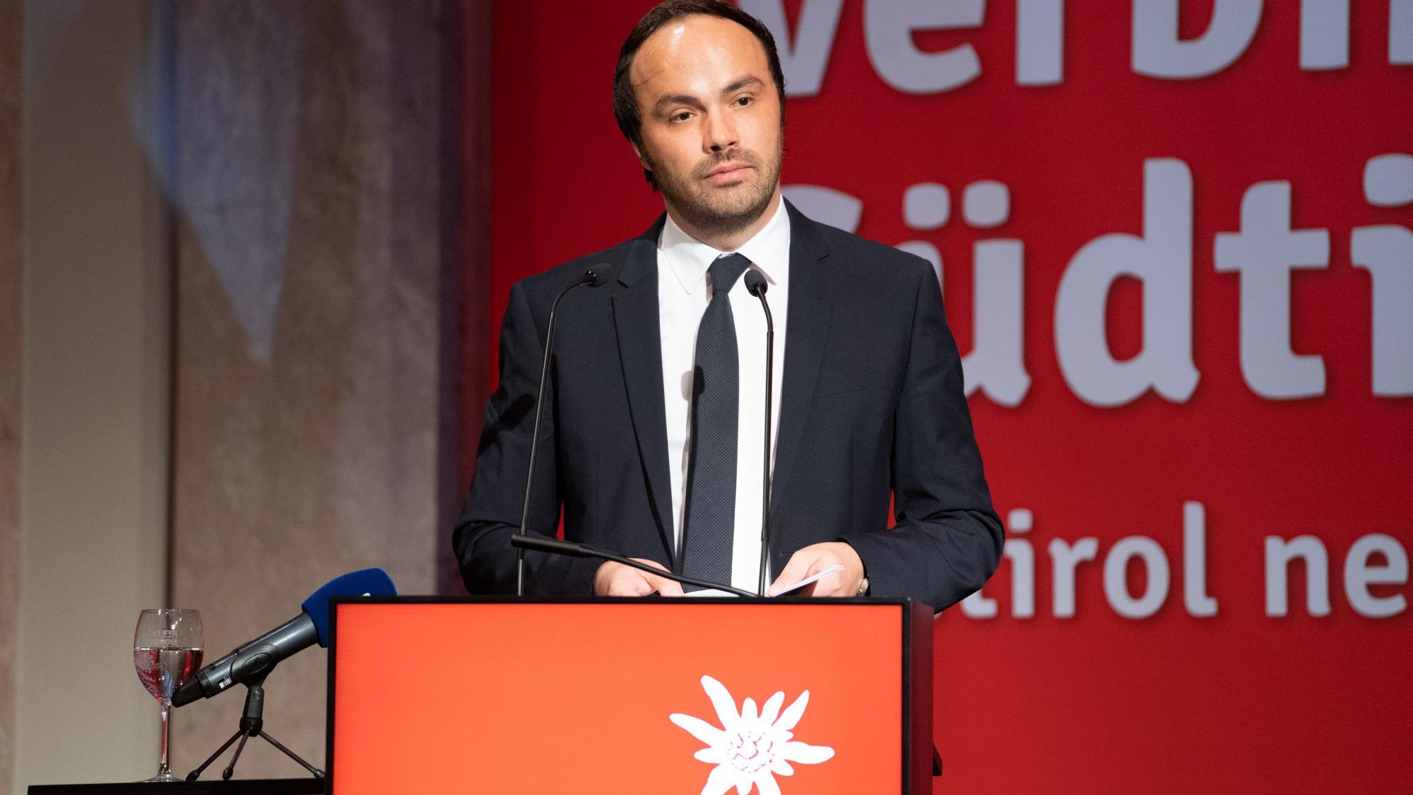 Herr Achammer, was sagen Sie zu 11 Monaten Kindergarten in Südtirol ...