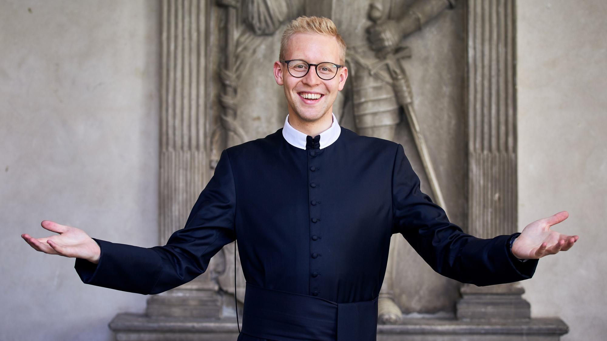 Neustift: Der 29-jährige Augustiner Chorherr wird zum Priester geweiht ...