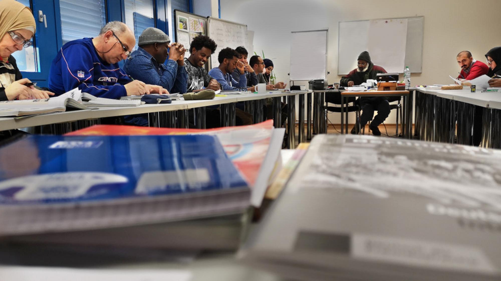 Wer Geld will, muss zuerst zum Kurs: Klappt das? - Politik | stol.it