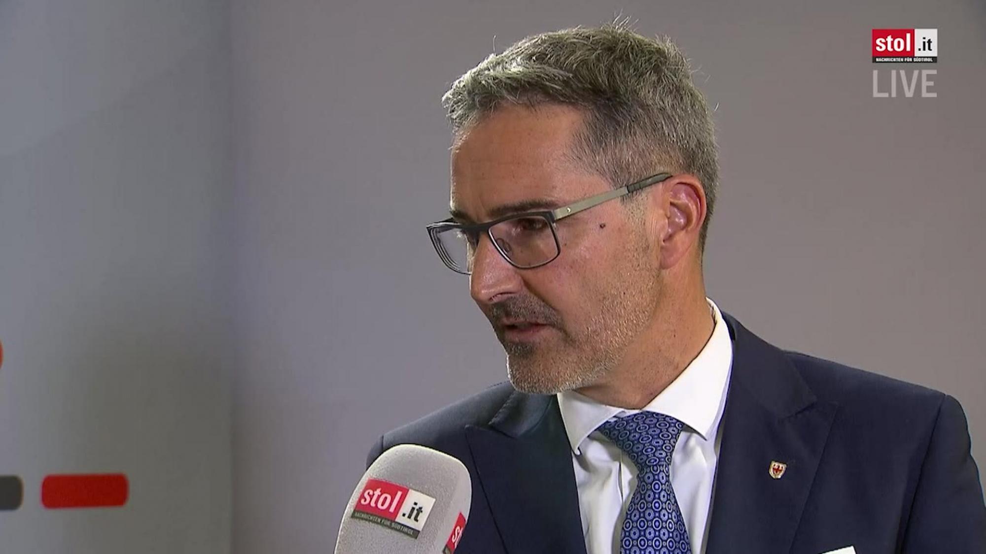 Arno Kompatscher: „Wir haben 2 Mandate verloren. Das ist eine ...