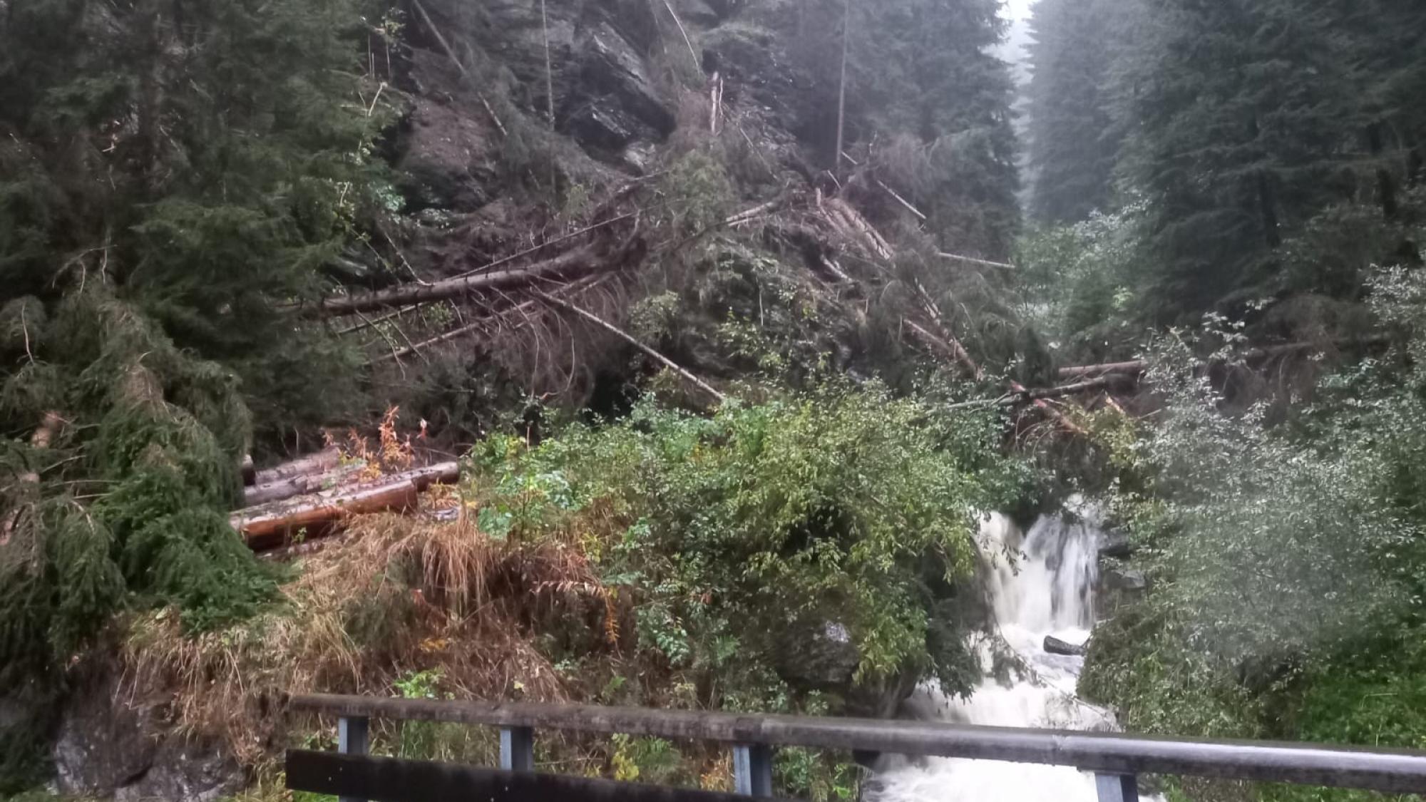 Unwetter: Gemeinde Moos fast von der Außenwelt abgeschnitten - Chronik ...
