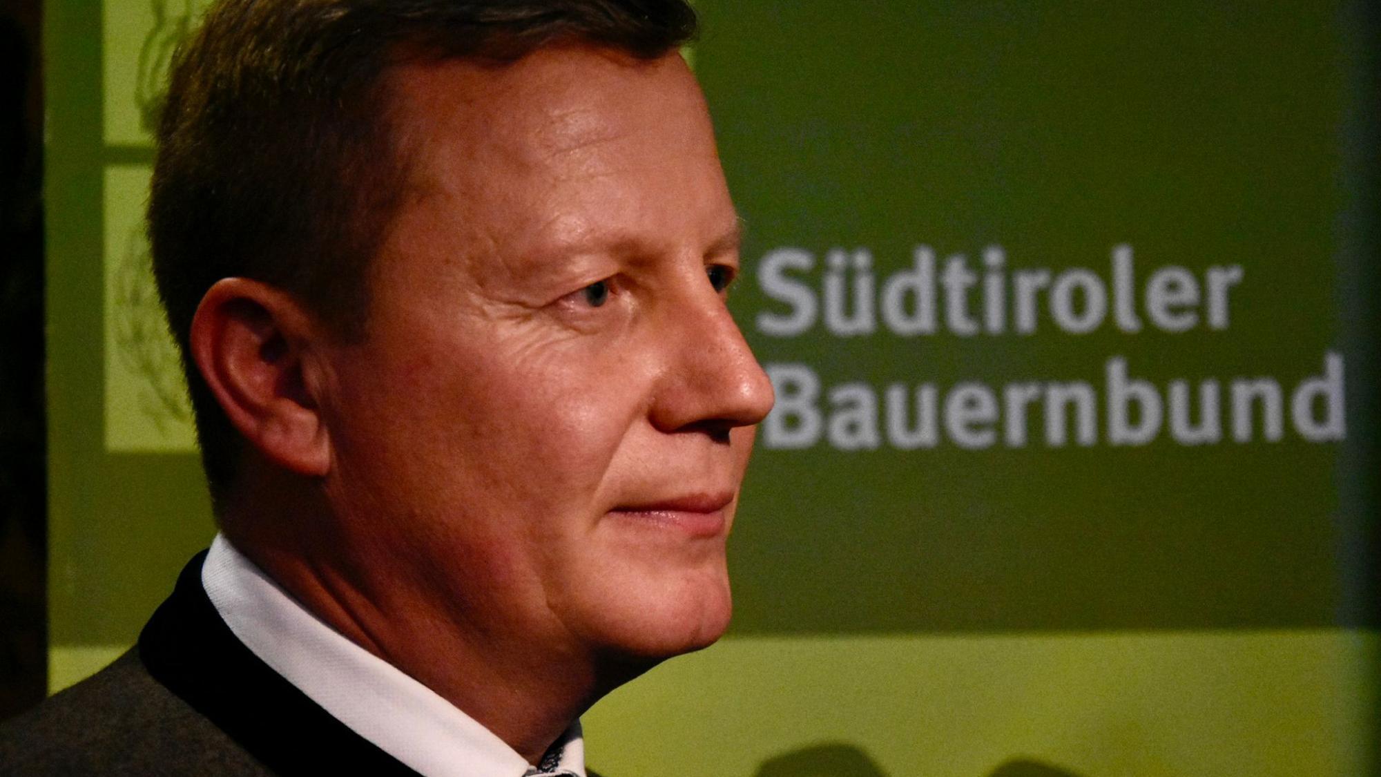 Daniel Gasser zum neuen Bauernbund-Obmann gewählt - Chronik | stol.it