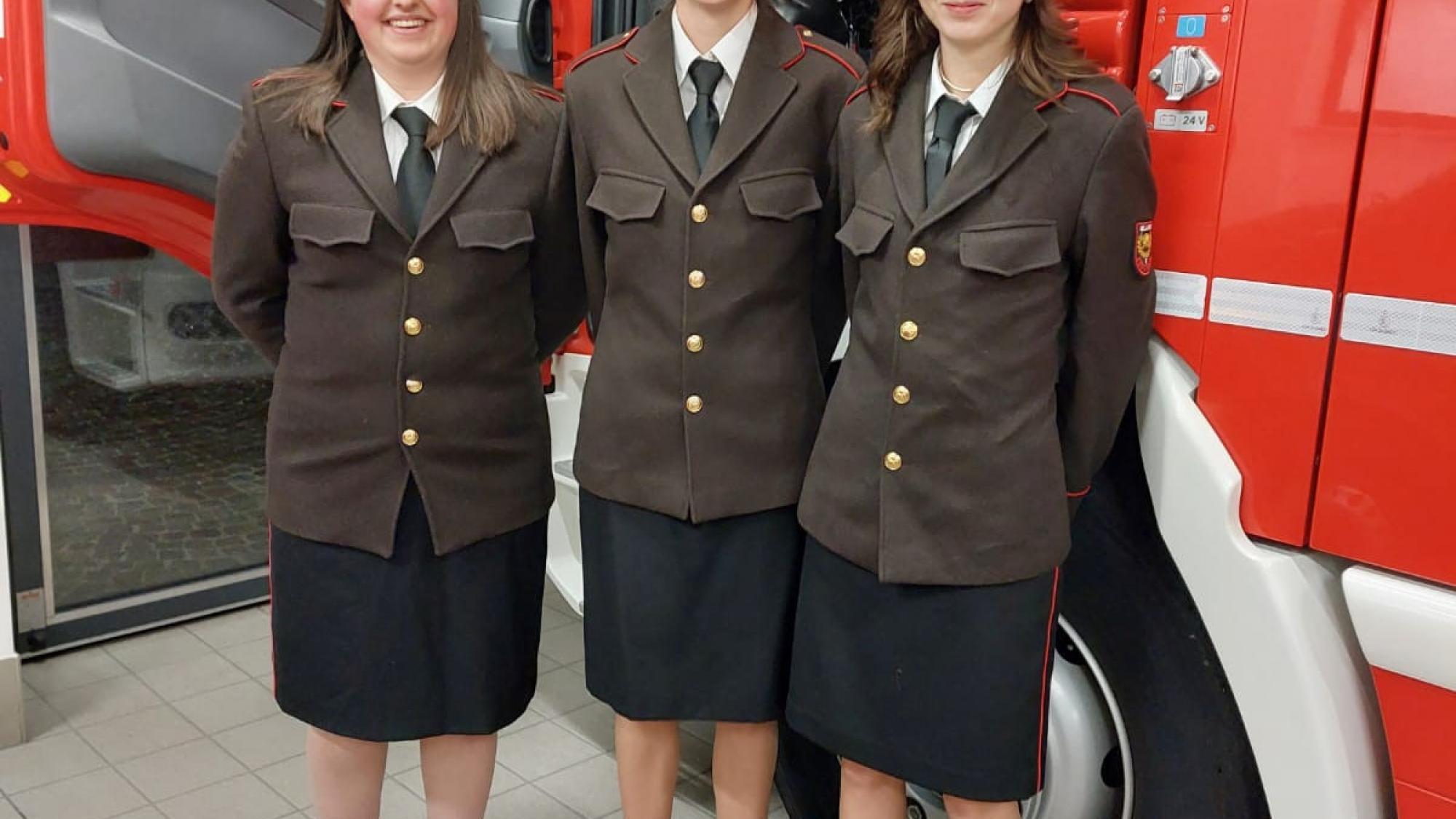 Pionierinnen in Uniform - Chronik | stol.it