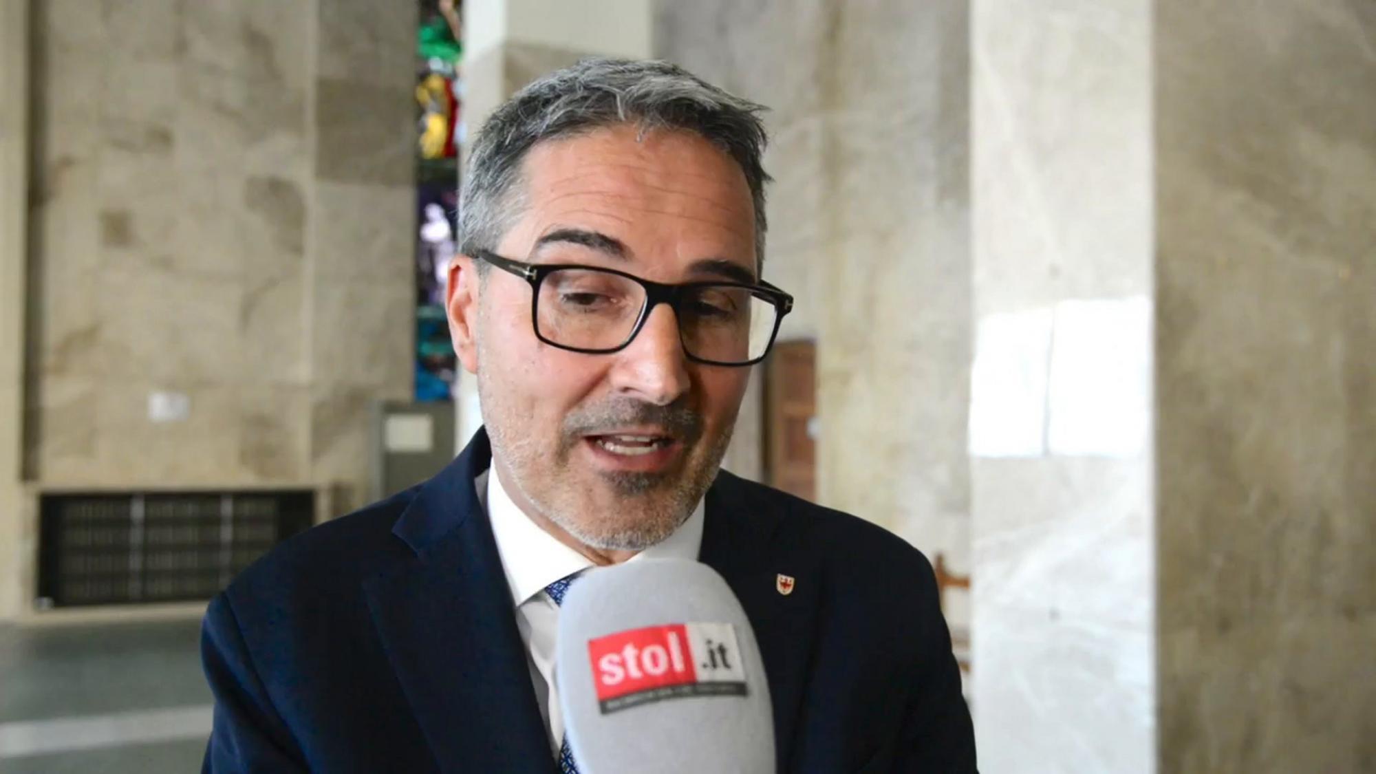 Kompatscher: "Vertrauliche Infos an die Öffentlichkeit gelangt ...