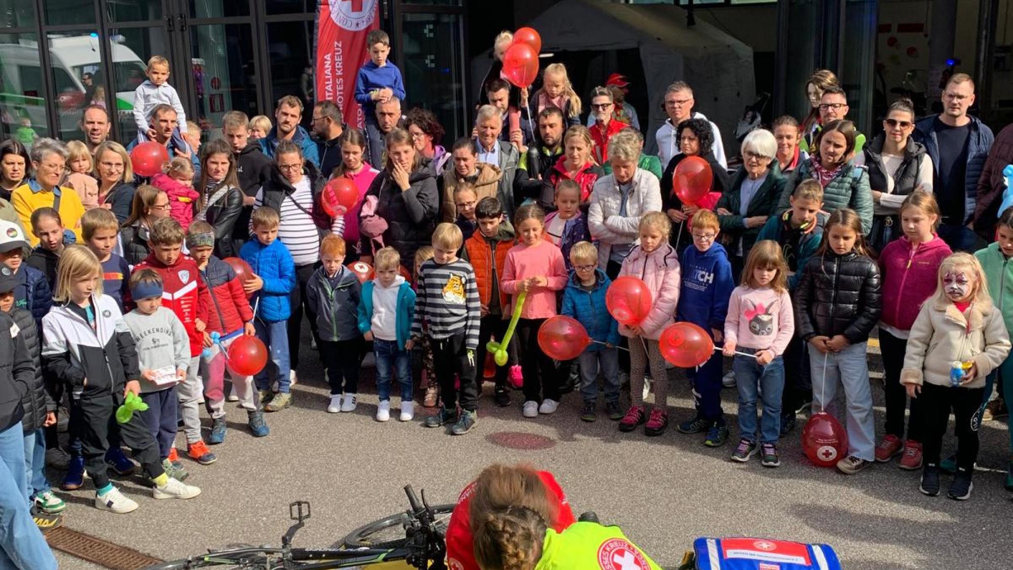 Zivilschutzzentrum Brixen: Rettung und Retter hautnah erlebt - Chronik ...