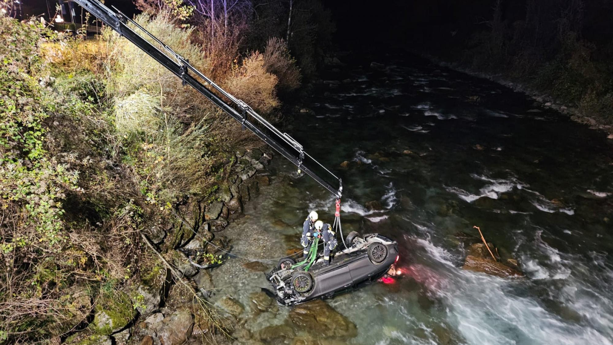 St. Martin: Auto stürzt in die Passer - Chronik | stol.it