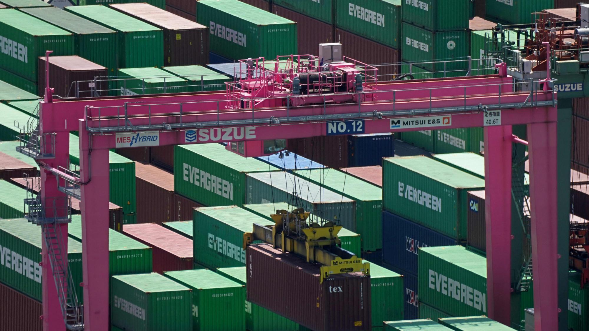 US-Zölle: Zweite Stufe von Trumps Zollpaket in Kraft - Wirtschaft | stol.it