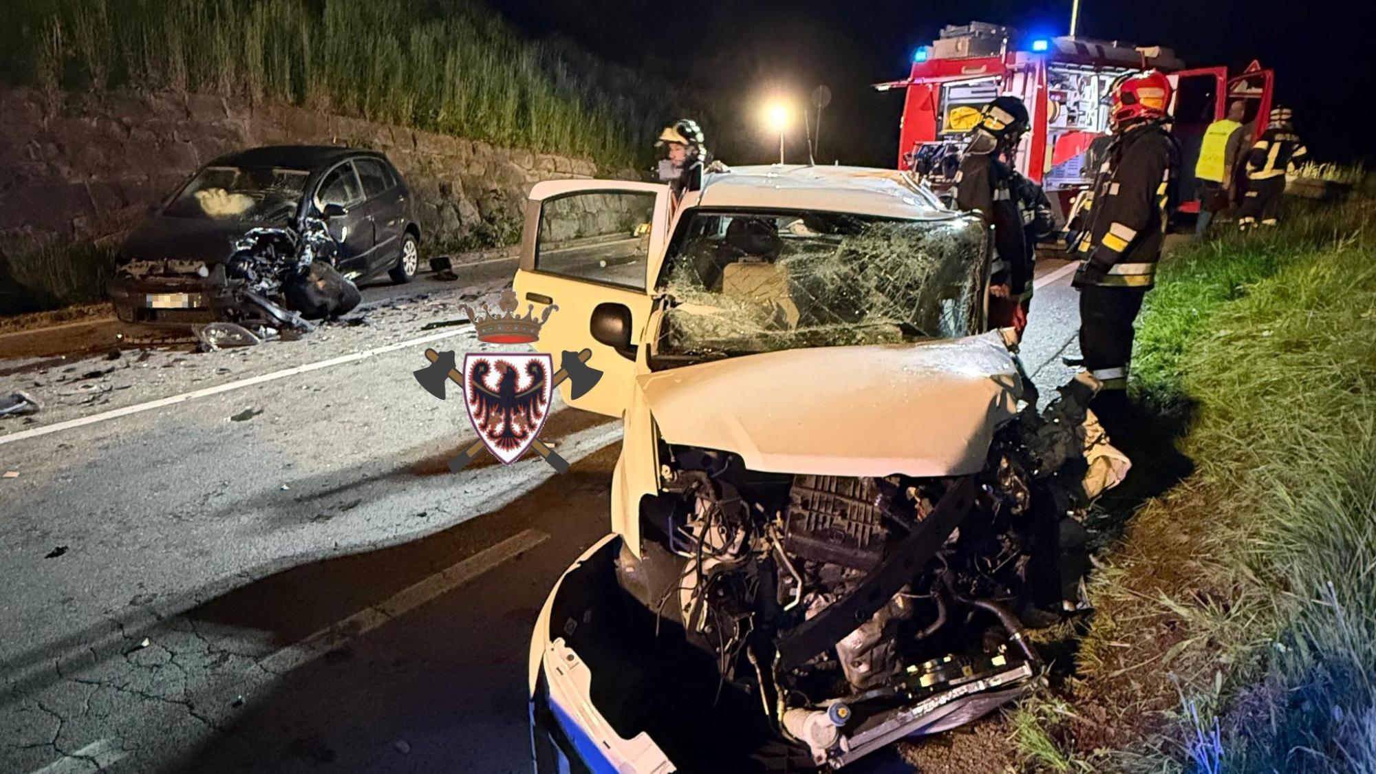 Frontalcrash im Trentino: 25-Jährige aus Wrack befreit und ins Spital geflogen - Chronik | stol.it