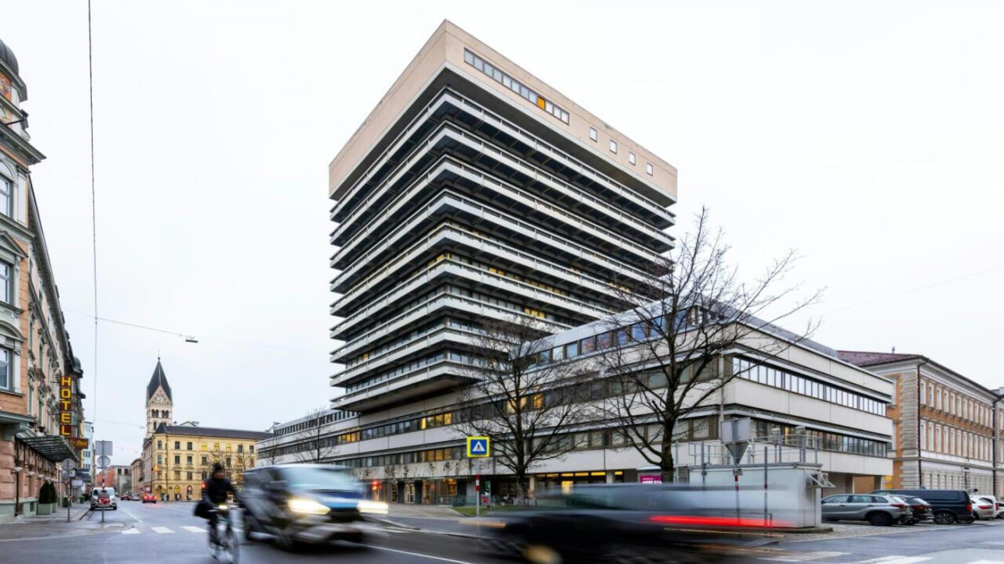 Innsbruck: Ungar (34) wegen NS-Wiederbetätigung verurteilt - Chronik ...