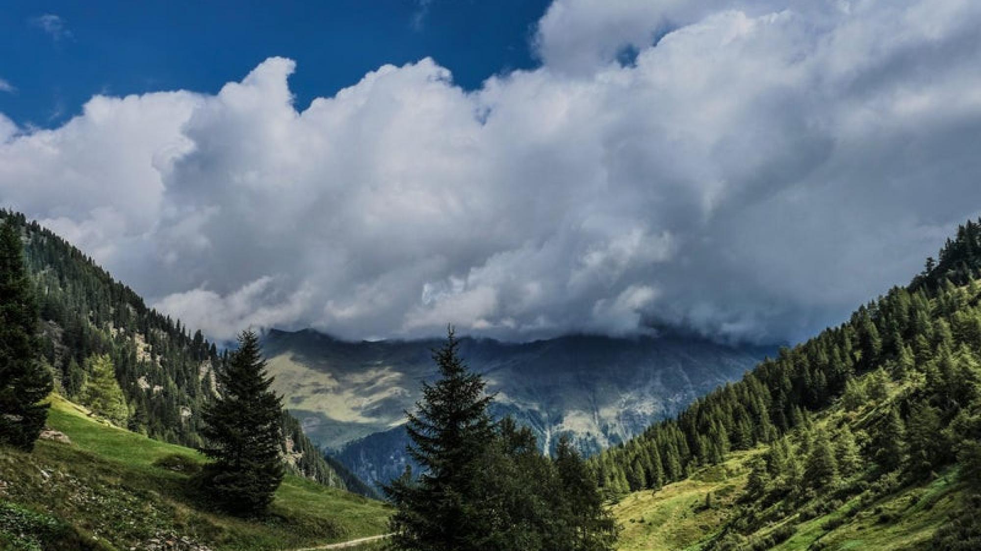 „Sommer der Gegensätze“ klingt aus: Hitze, Kälte, Gewitter – und 20.000 ...
