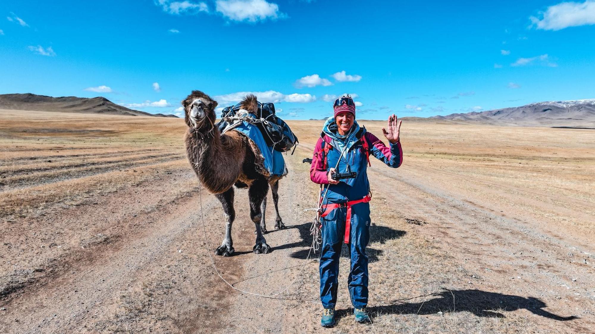 Tamara Lunger – Mit dem Kamel quer durch die Steppe der Mongolei - Panorama | stol.it