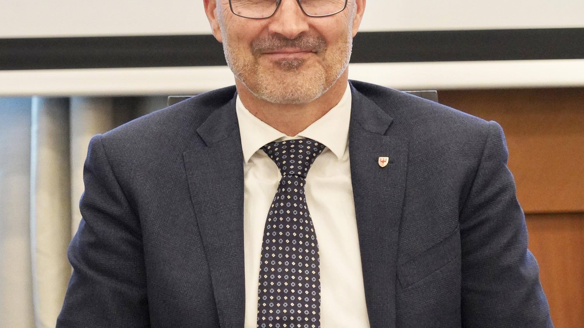 Kompatscher bekräftigt Nein zur Zentralisierung der Kohäsionspolitik ...