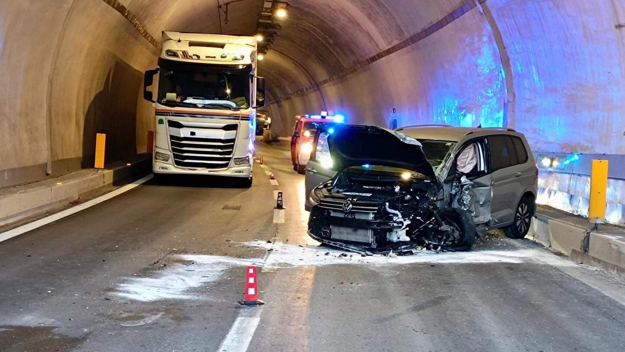 Wunderschãƒâne Unfall Grenztunnel Fãƒâ¼ssen Bilder