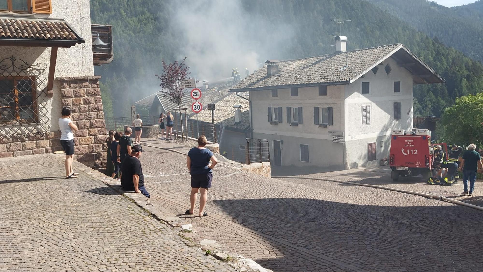 Truden: Dachstuhl in Brand geraten - Chronik | stol.it