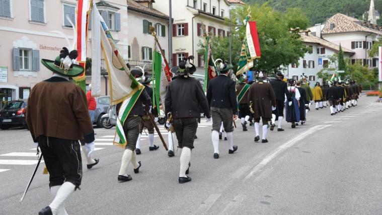 Amplatz, Symbol gegen Unterdrückung